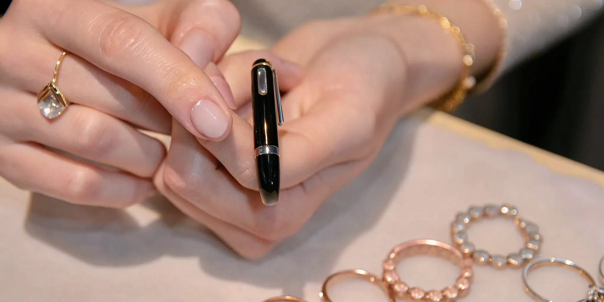 The Ultimate Ring Size Calculator Online Guide - Element 79 ...