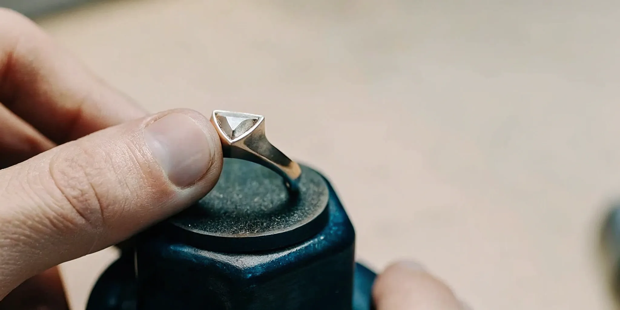 Initial Signet Ring: The Ultimate Buyer's Guide - Element 79 ...