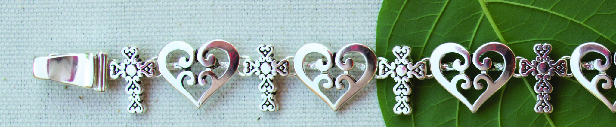 Magnetic Hearts Collection - Cross/Heart Bracelet - 天道北美網路書房 U.S. Tien ...