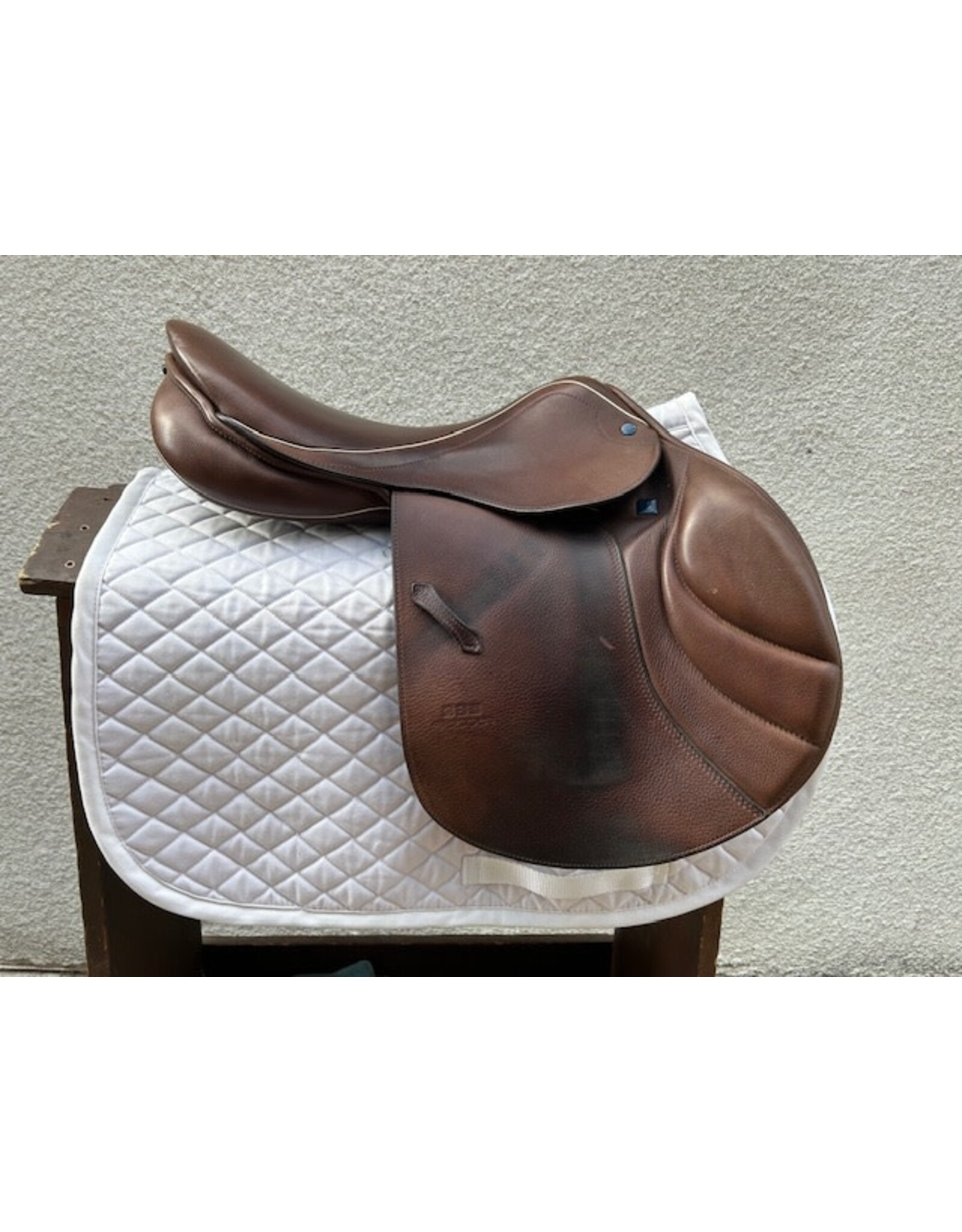 Stubben Portos Saddle 17.5" Seat, 32 Tree - San Diego Saddlery