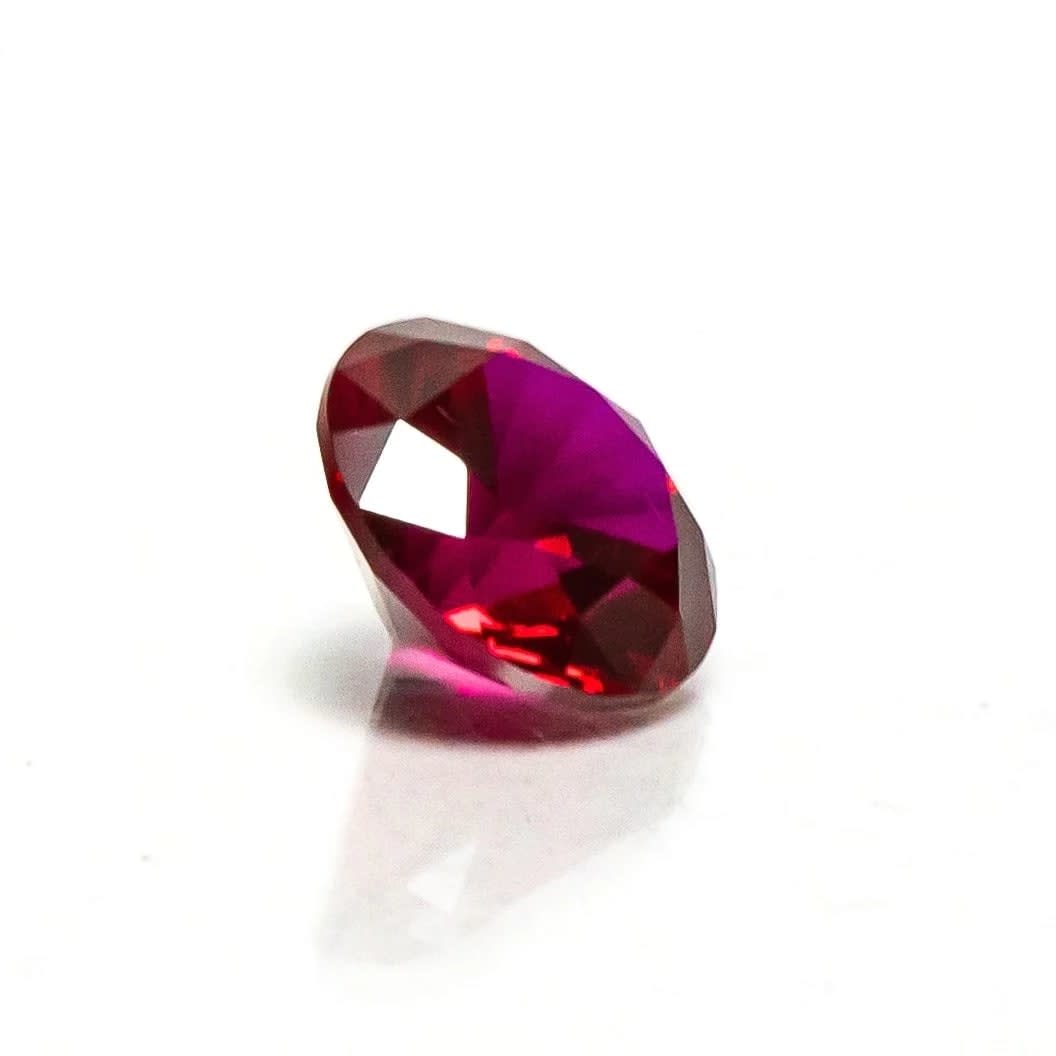 10mm Diamond Cut Ruby - Borosyndicate