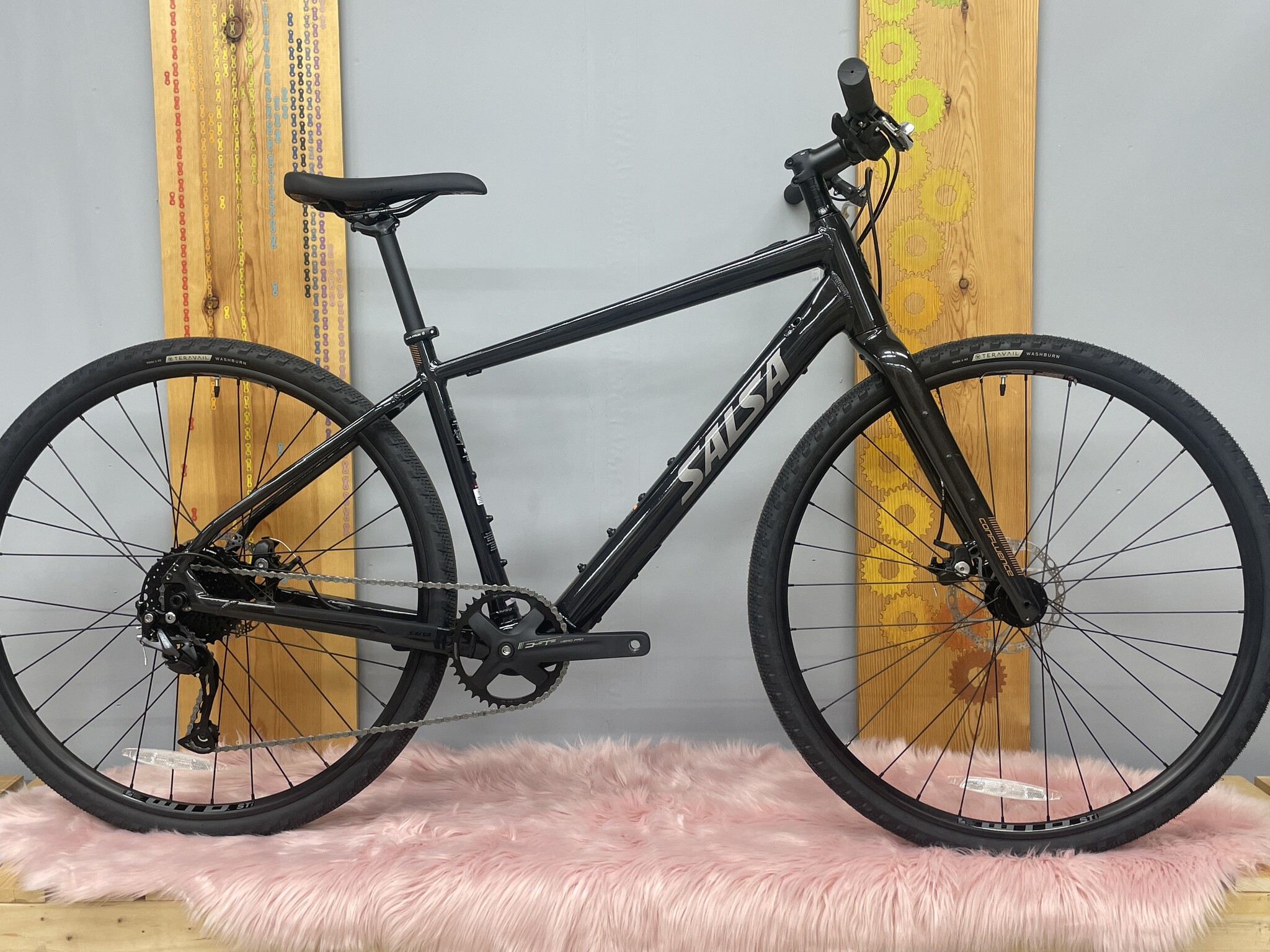 Salsa Confluence Flat Bar Altus 1x9 Ebike - 700c, Aluminum, Black ...