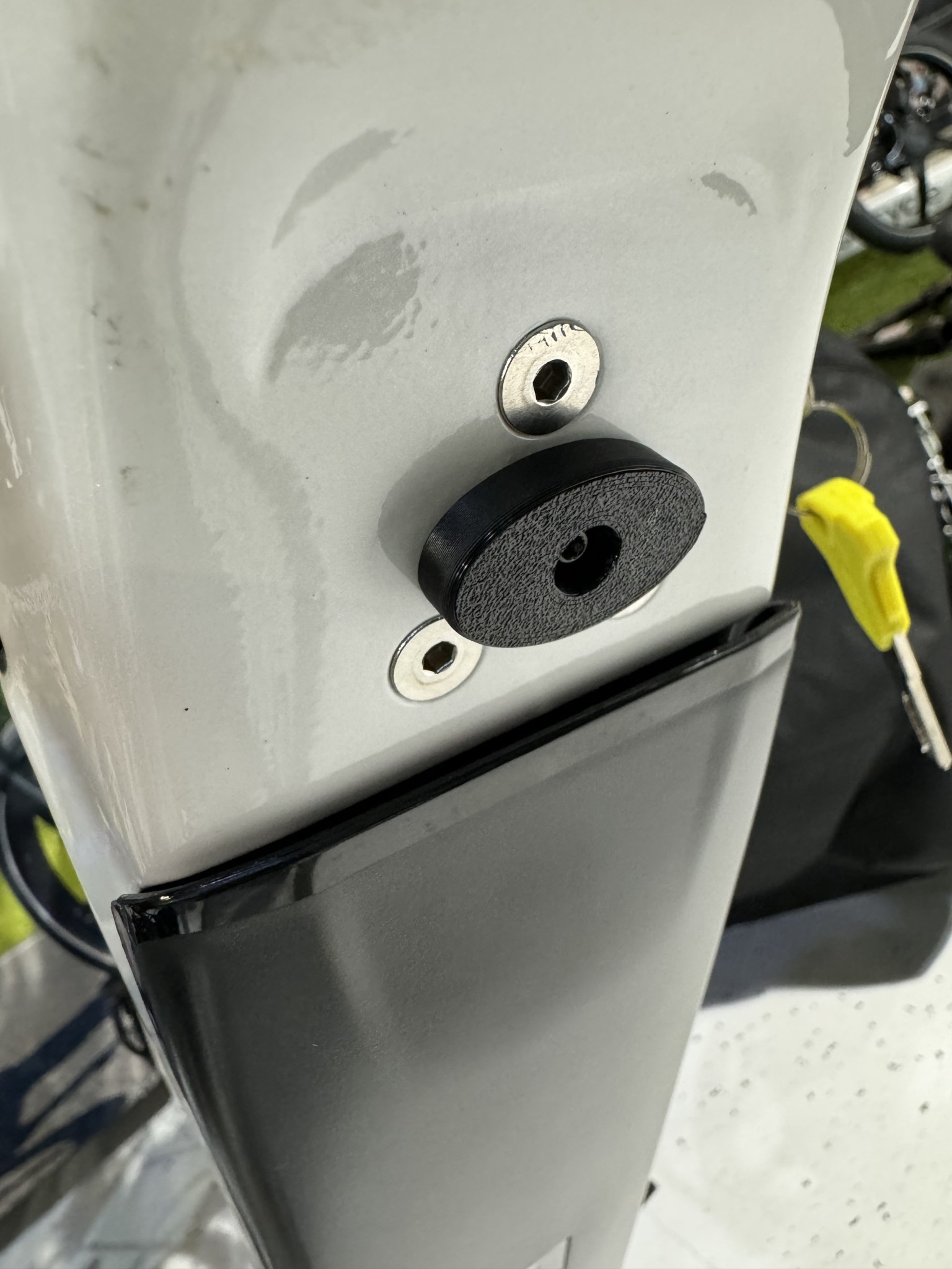 Aventon Level Battery Latch - E-bikes and Cycles