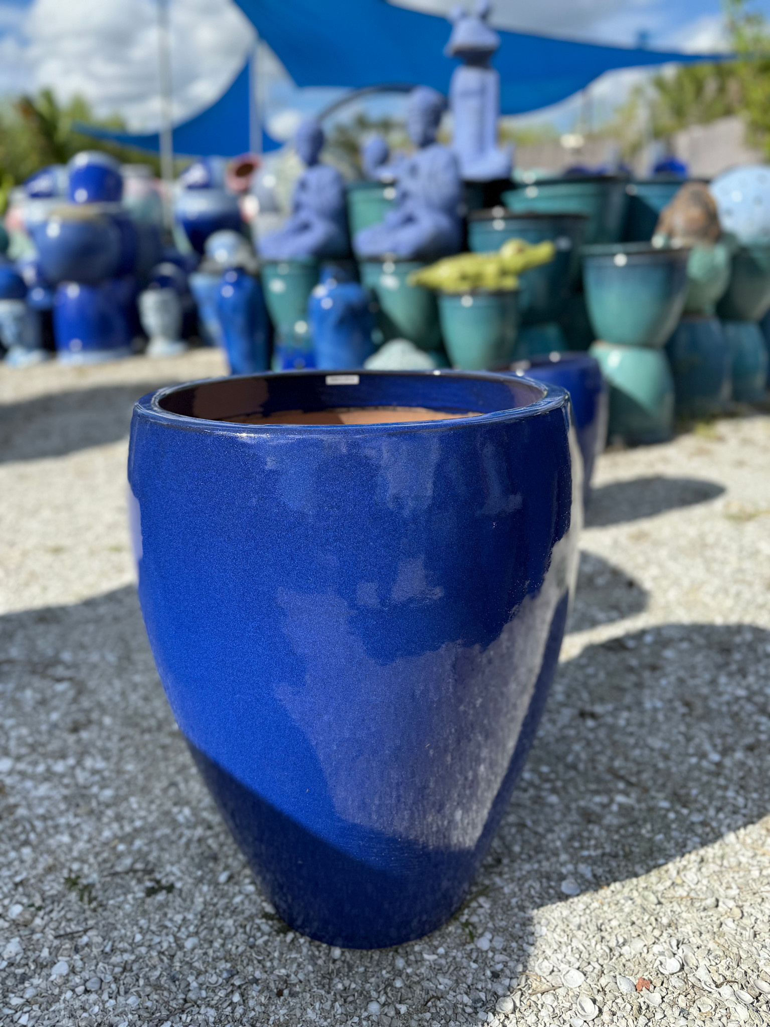 PREMIUM TALL TULIP PLANTER MEDIUM LB - PotteryScapes
