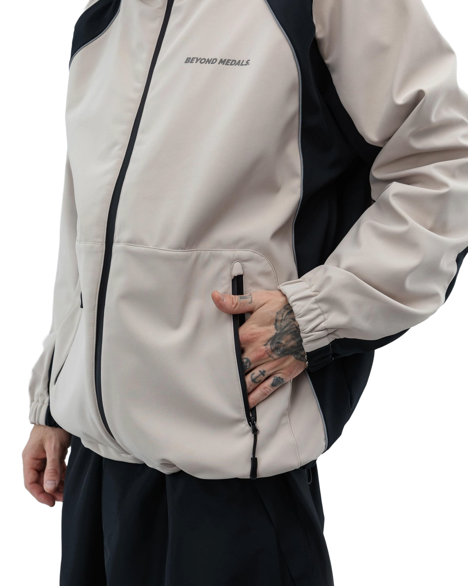 BEYOND MEDALS SOFTSHELL JACKET BEIGE 2026 - ONE Boardshop