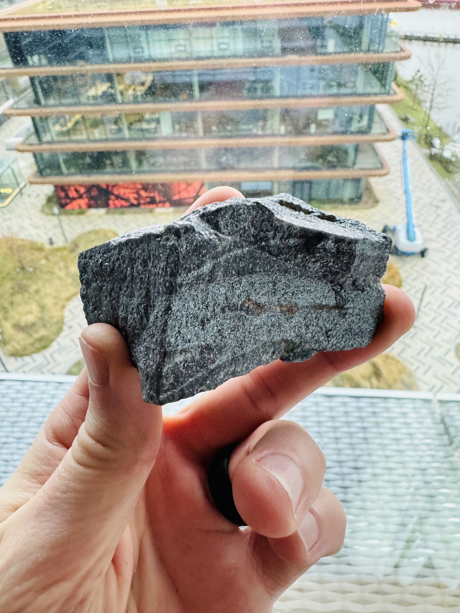 ISUA Stone - Rough Raw Natural - Awakenings