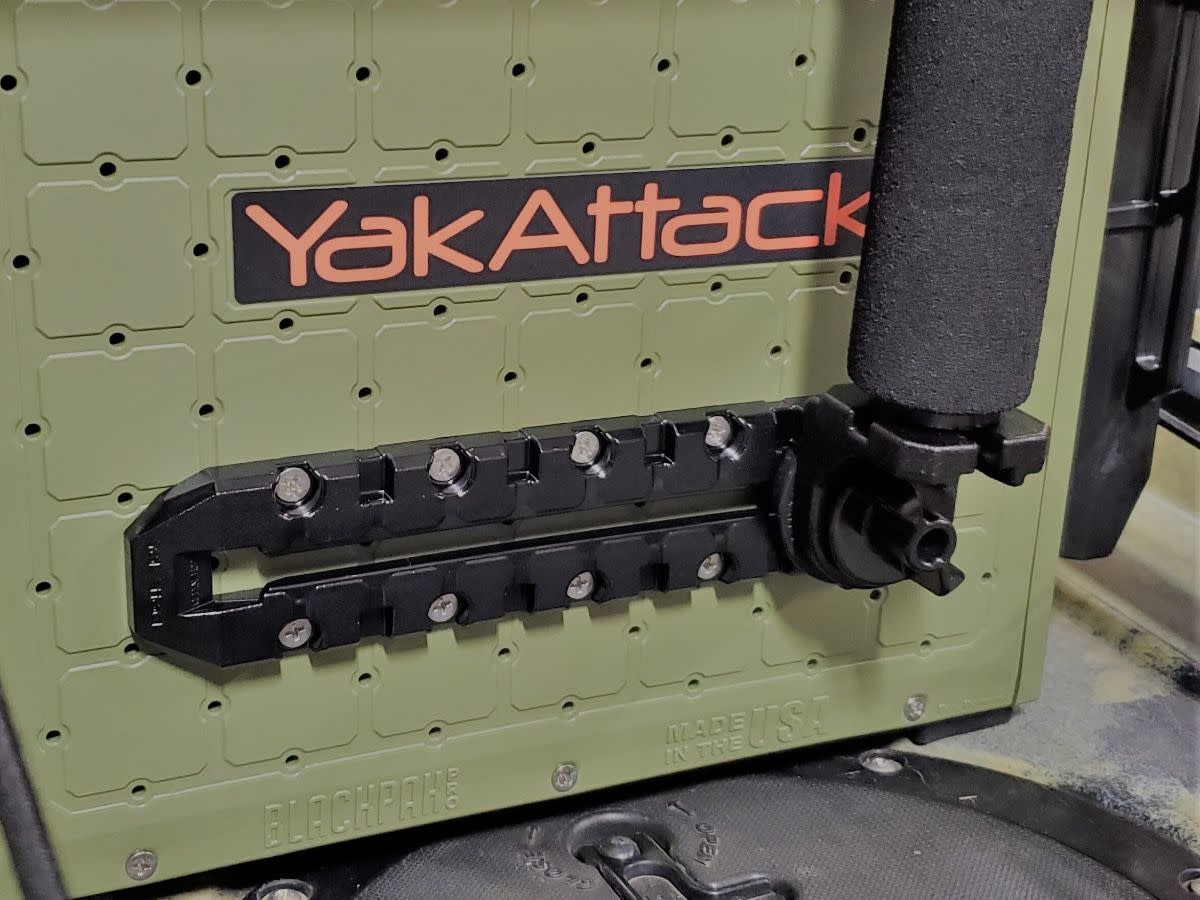 YakAttack 90 Degree MightyMount Vertical Track Adapter - Fogh Marine ...