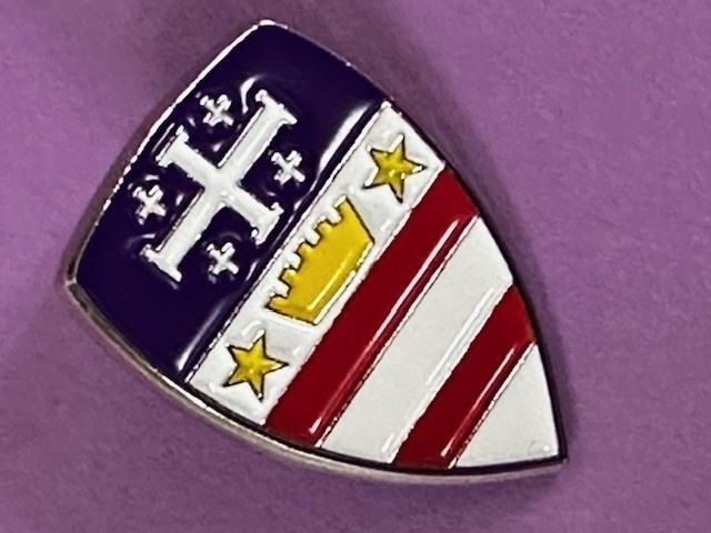 CREST PIN - National Cathedral School Store