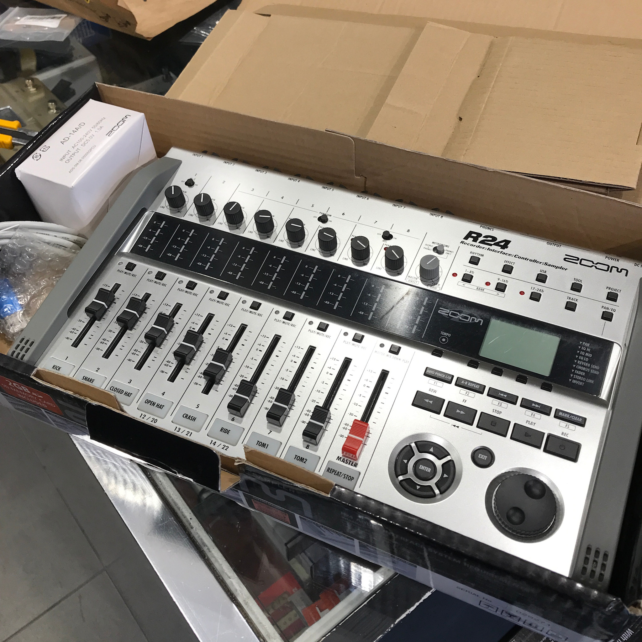 Consignment/Used Zoom R24 - SD Recorder/Interface/Controller - KAOS ...