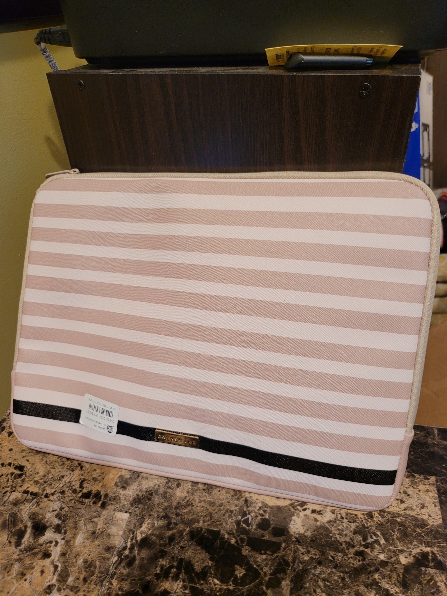 Dabney Lee 14 Laptop Case Cabana - D3 Surplus Outlet