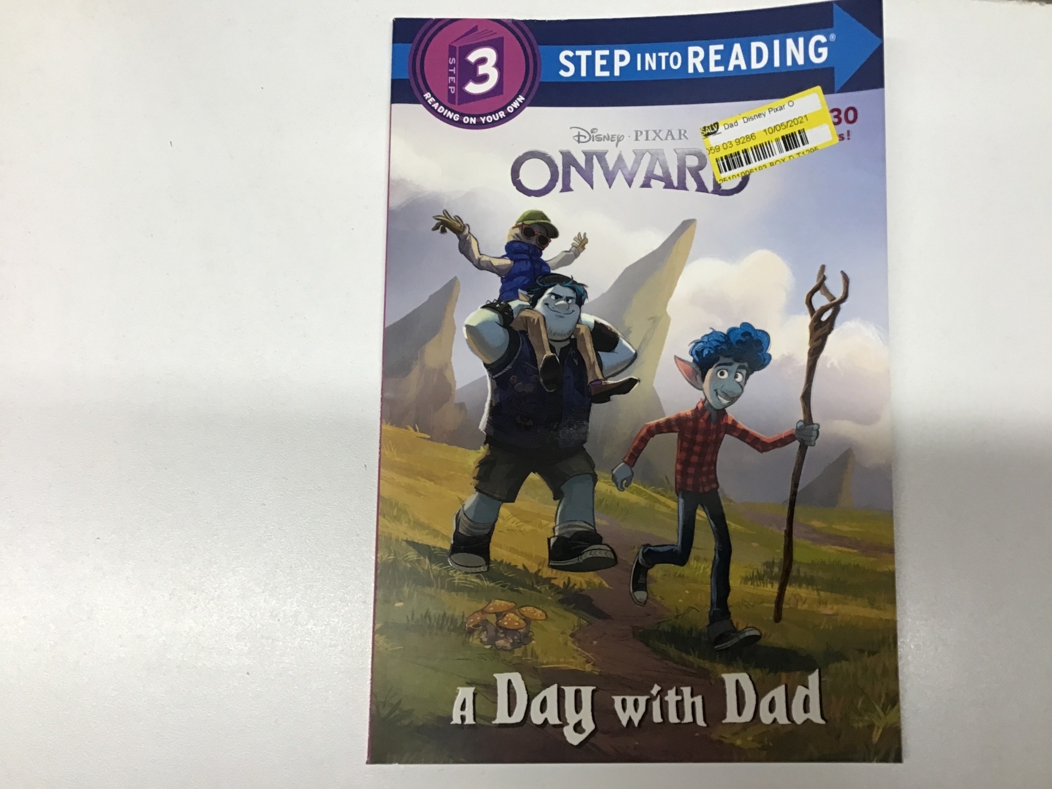 A Day with Dad (Disney/Pixar Onward) - (Step Into Reading) (Paperback ...