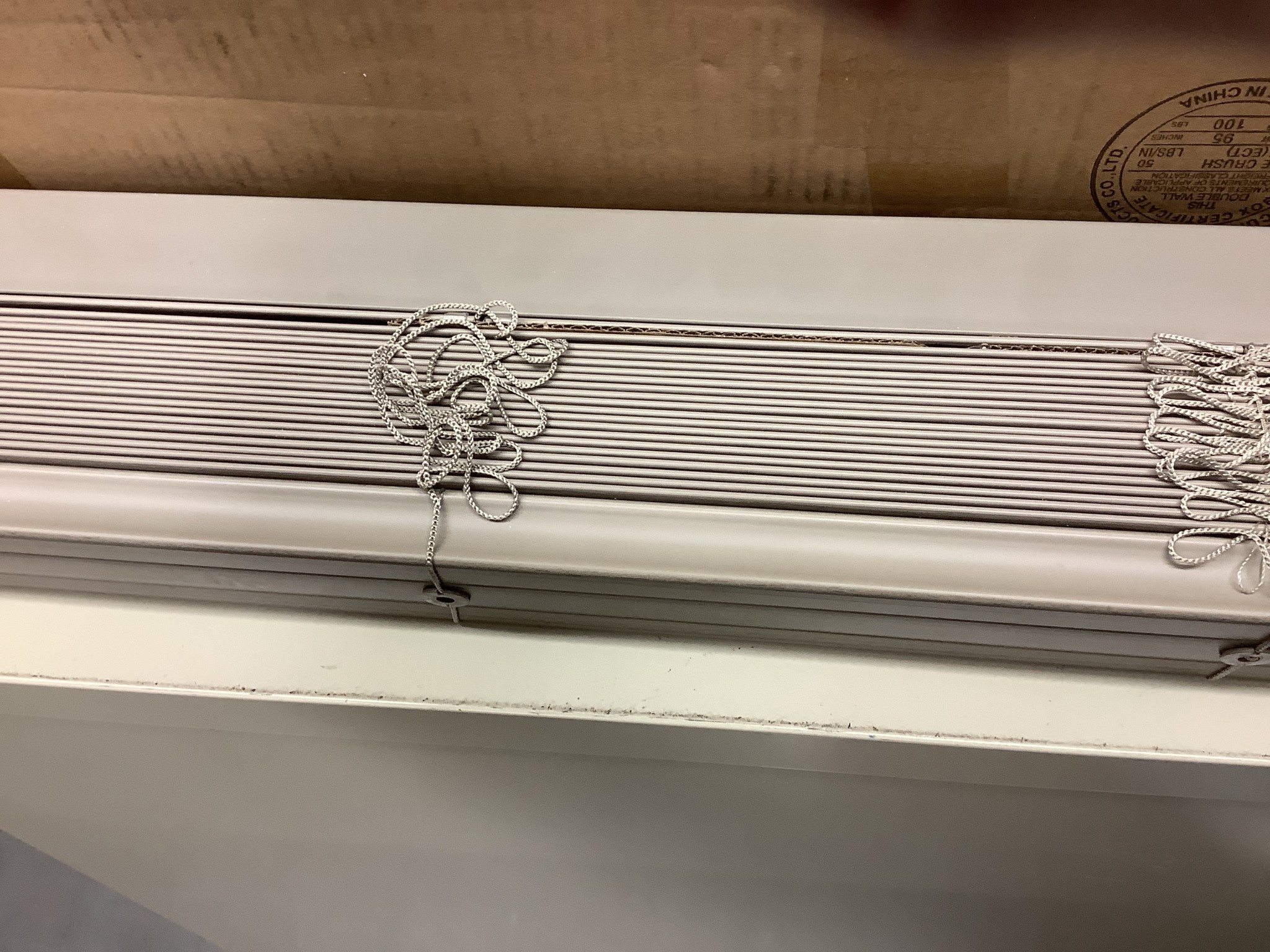 *Open Box 28(W)x48(L) Richfield Studios 2.5 Cordless Faux Wood Blinds ...