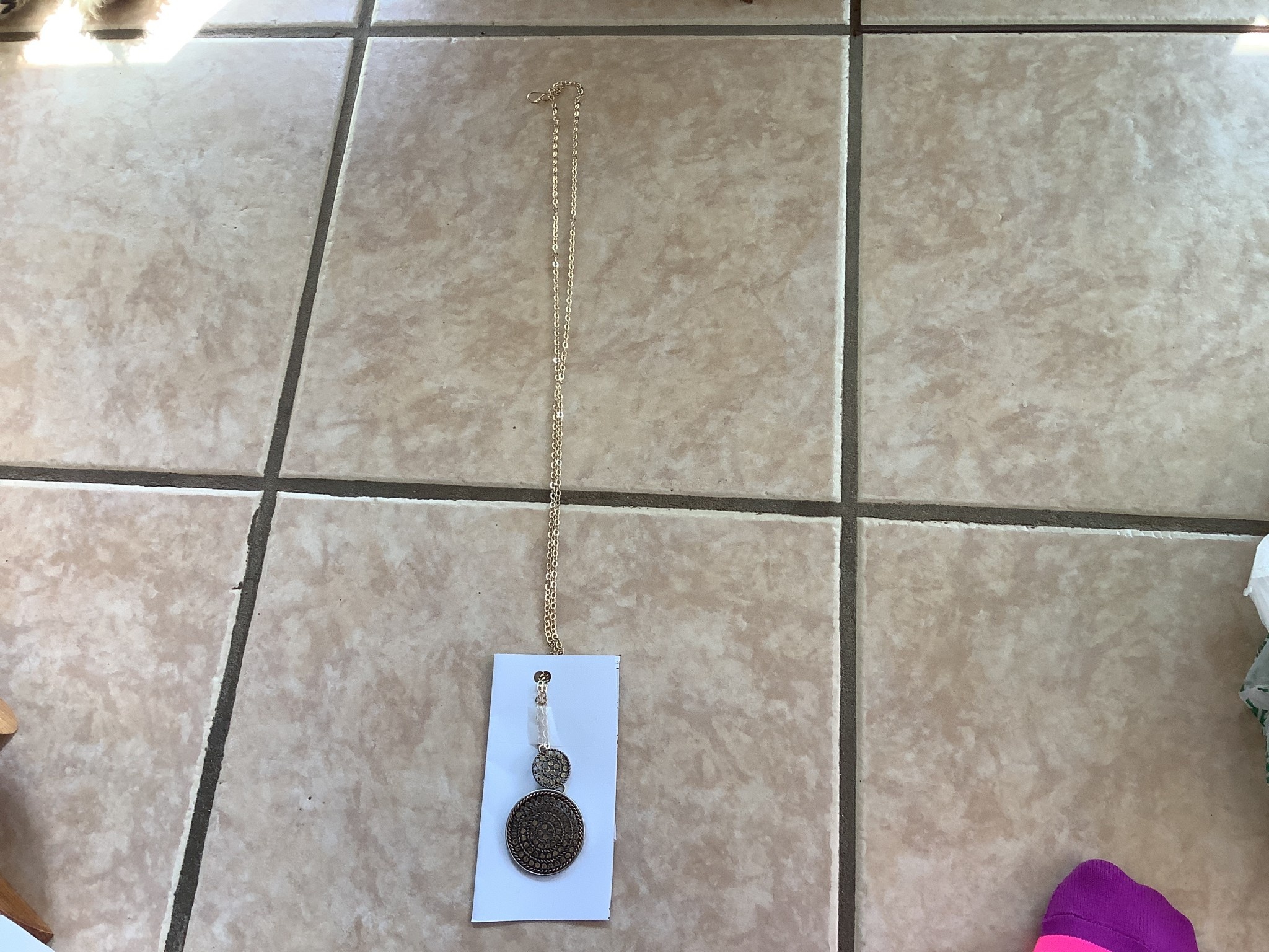 Gold Necklace w 32 inch chain - D3 Surplus Outlet