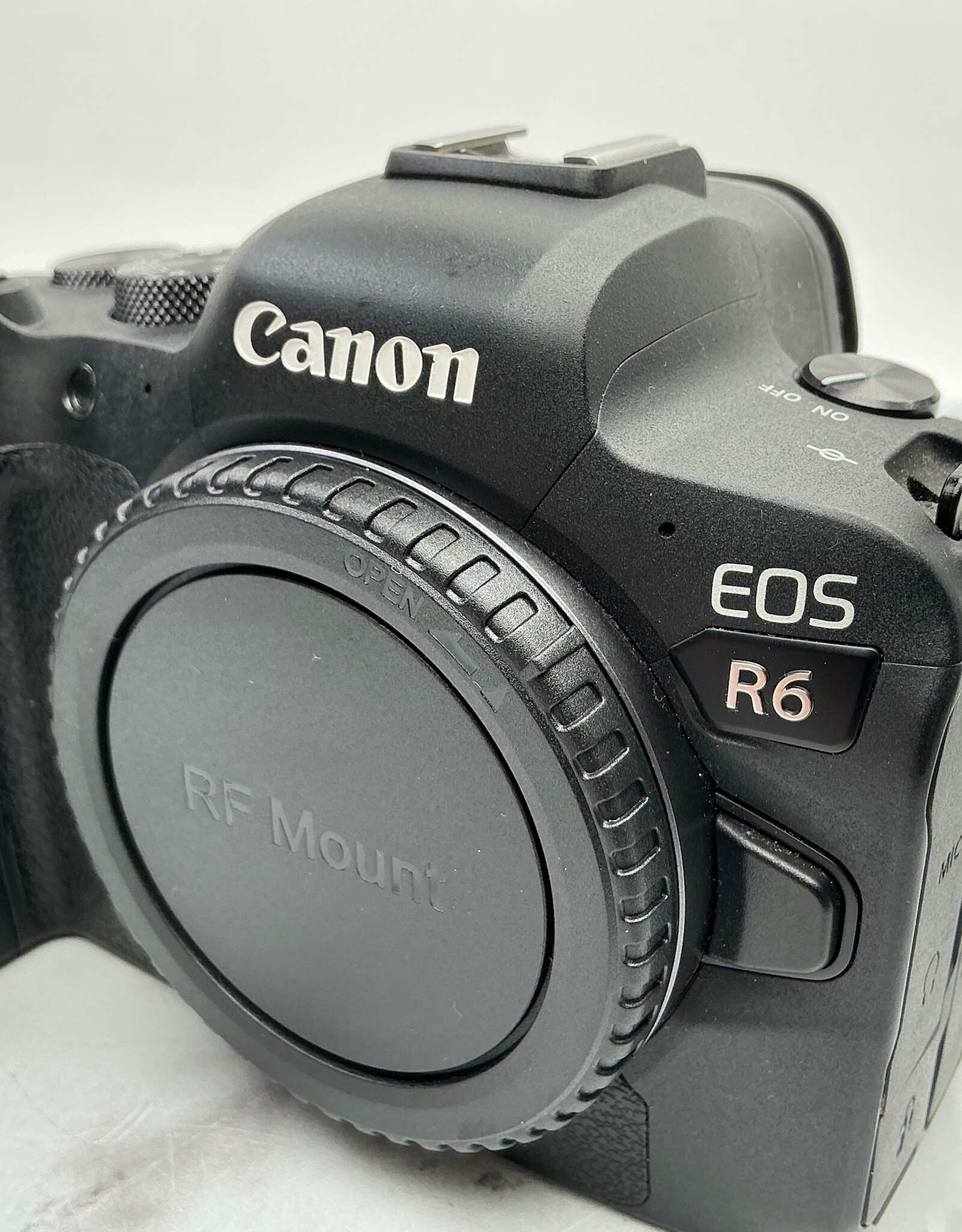 Canon R6 camera Body w/Charger, Strap, Inst.book used EX - Biggs Camera