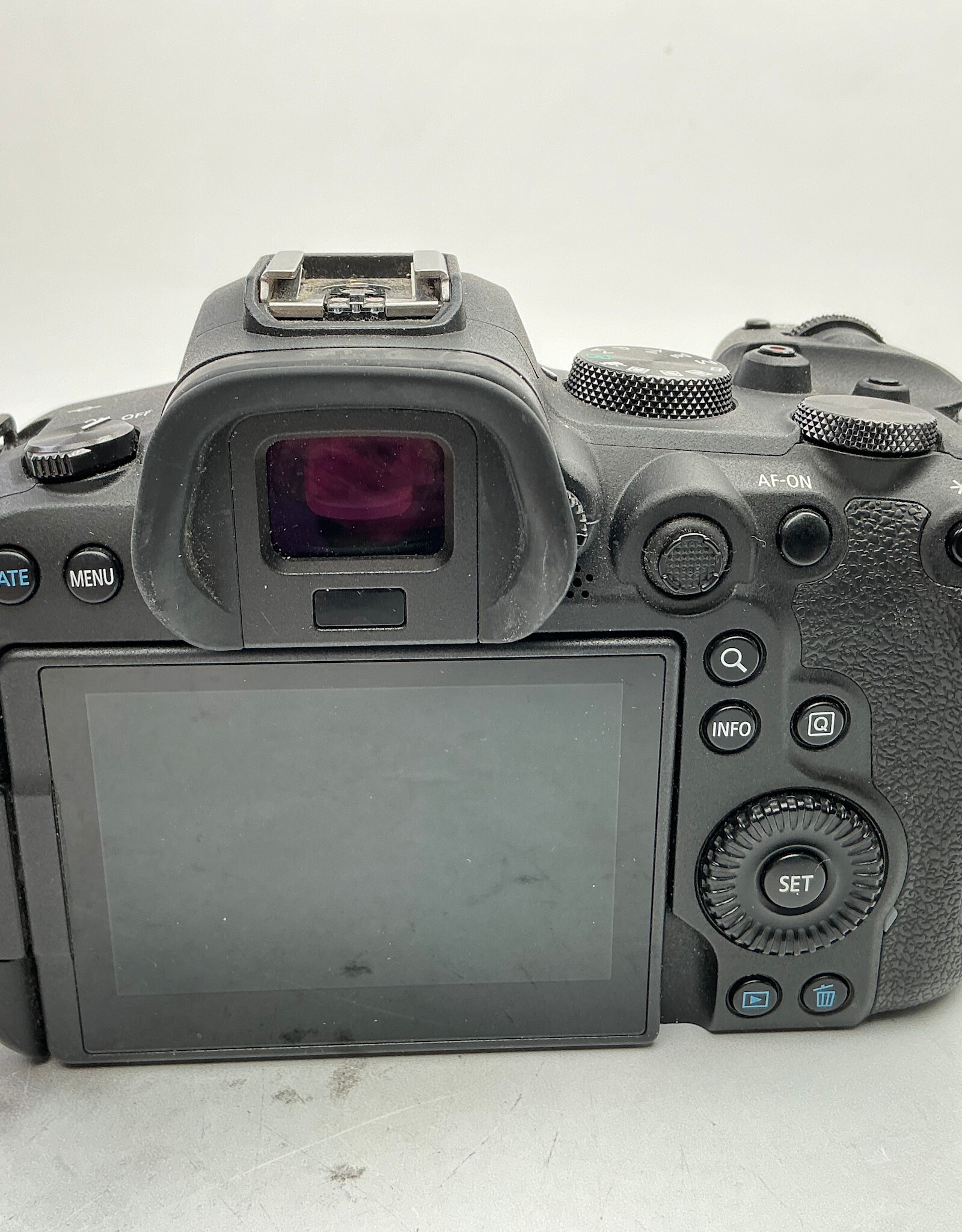 Canon R6 camera Body w/Charger, Strap, Inst.book used EX - Biggs Camera