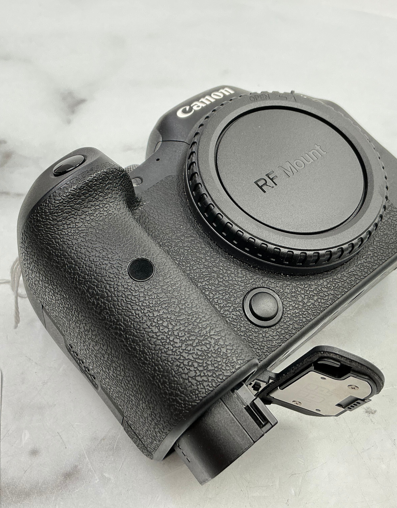 Canon R6 camera Body w/Charger, Strap, Inst.book used EX - Biggs Camera