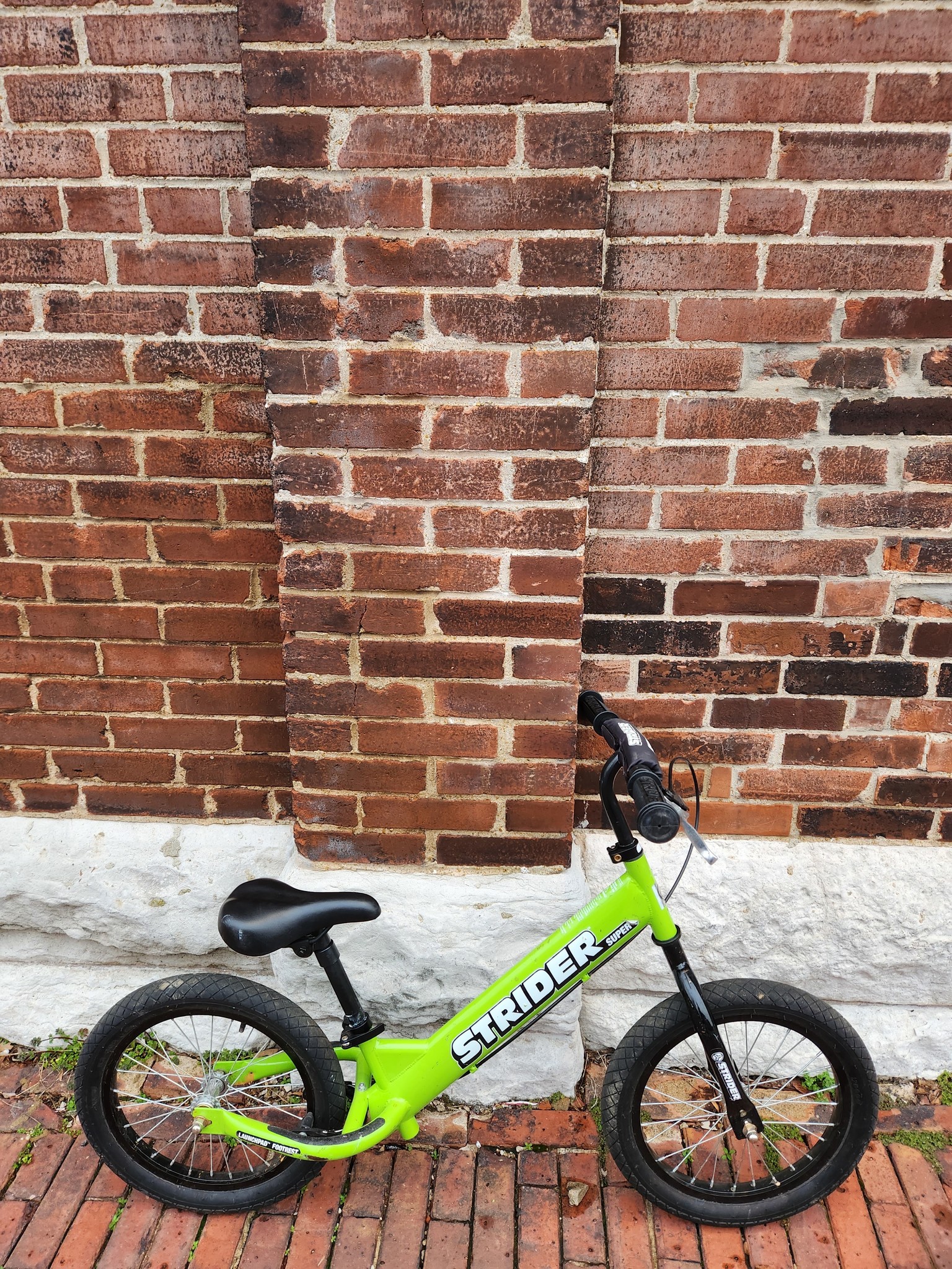 LIBRARY Item: Strider Blue : K16" wheel - St. Louis BWorks