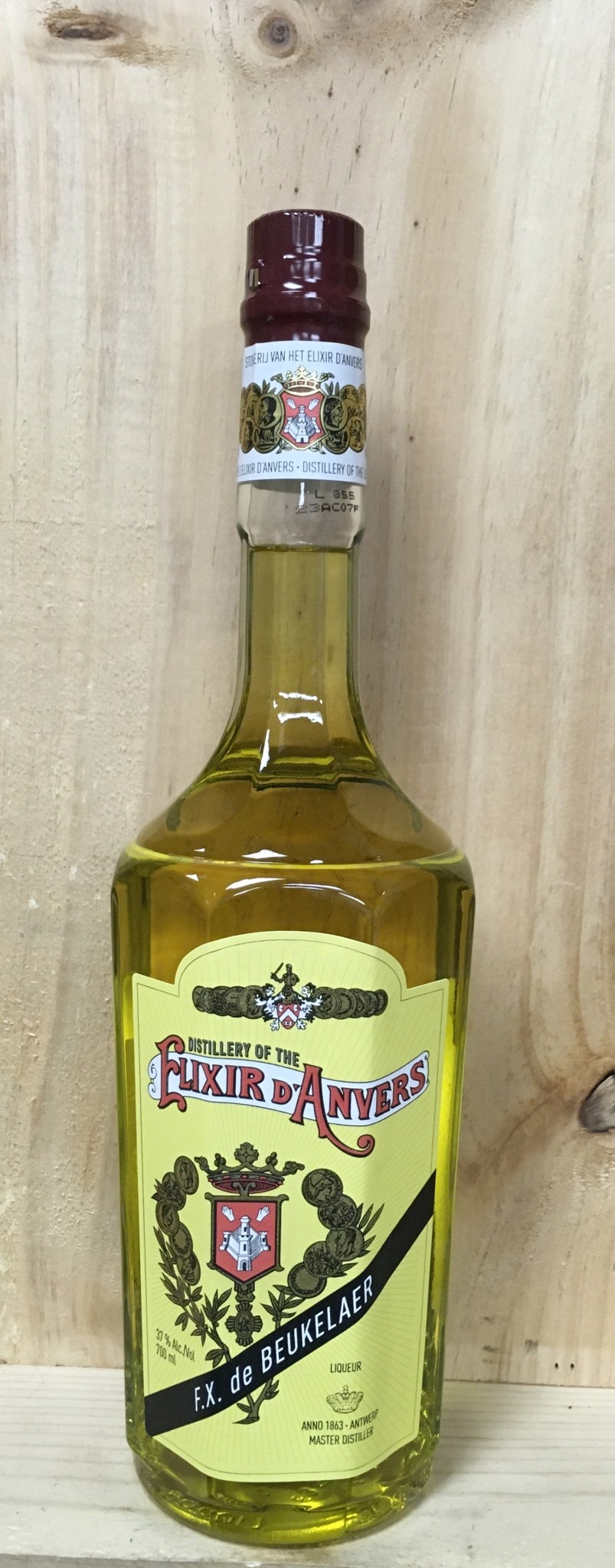 Distillery of the Elixir d'Anvers 700ml - Campus Fine Wines