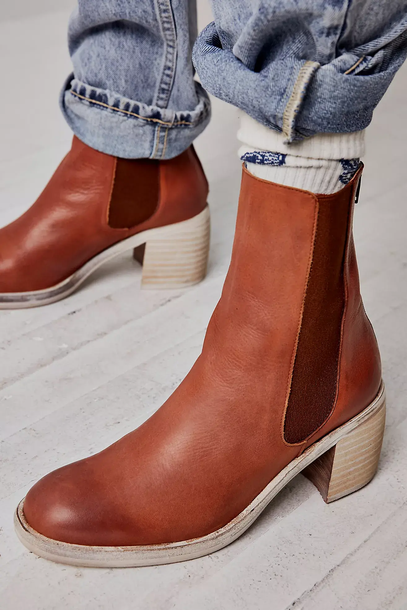 Essential Chelsea Boots, Whiskey - Cheeks Jeans