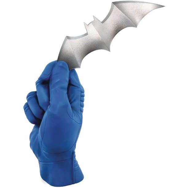 DC Life-Sized Hand Statues: Batman with Batarang - The Wandering Dragon ...