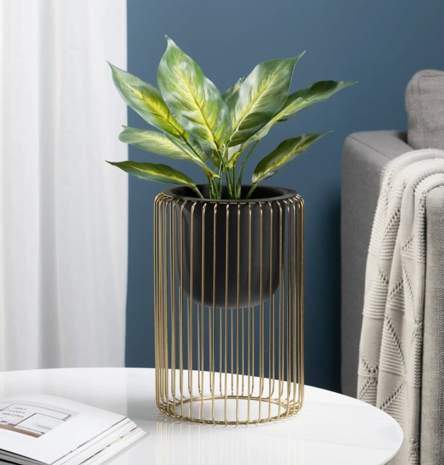 TORRE & TAGUS Cache-pot plaza tubulaire hauteur 12po noir et or ...