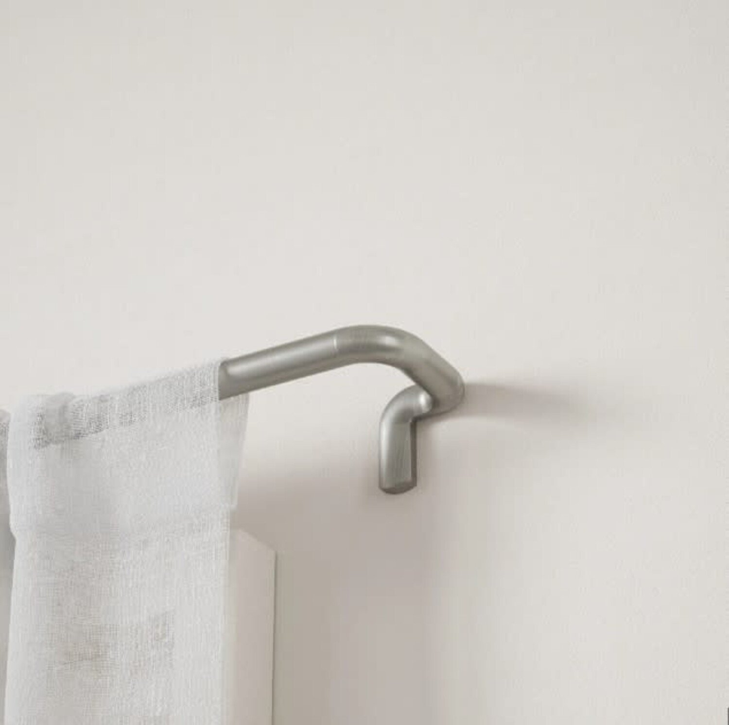 UMBRA POLE A RIDEAU TWILIGHT 28-48 NICKEL - Léopold Bouchard