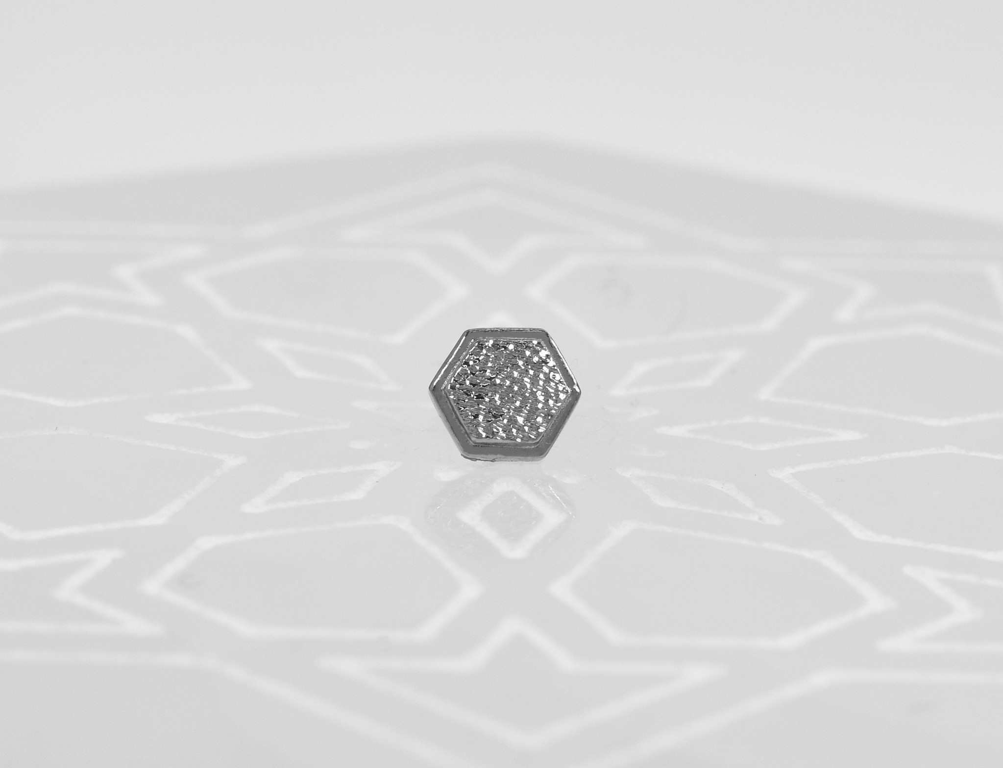 Regalia Goldbloom WG - Enigma Professional Piercing Adams