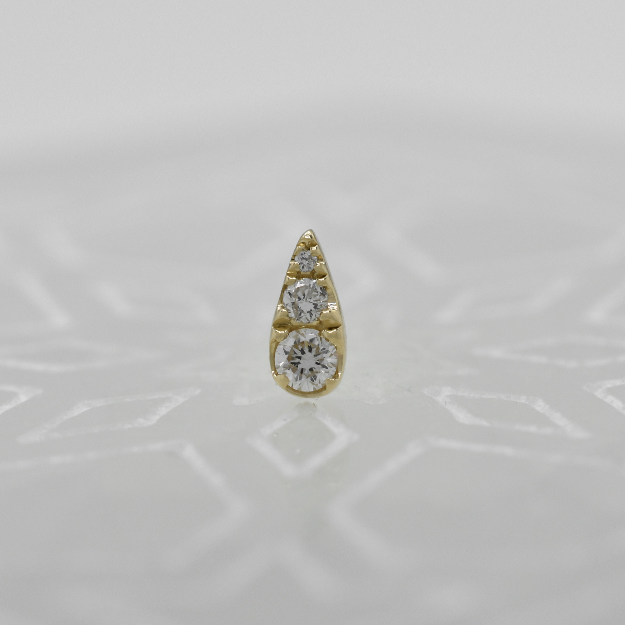 Modern Mood threadless Elixir with White Diamond YG - Enigma ...