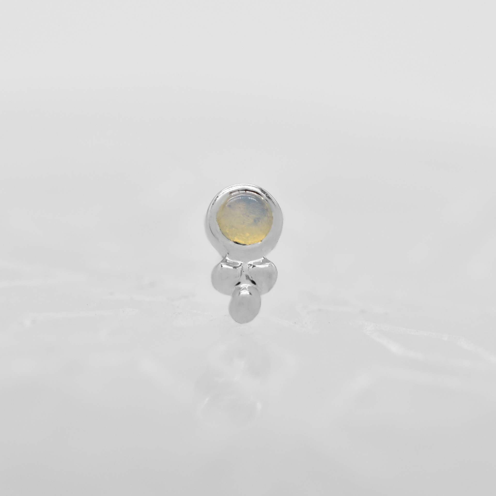 Modern Mood threadless Lex with 2mm White Opal WG - Enigma Professional ...