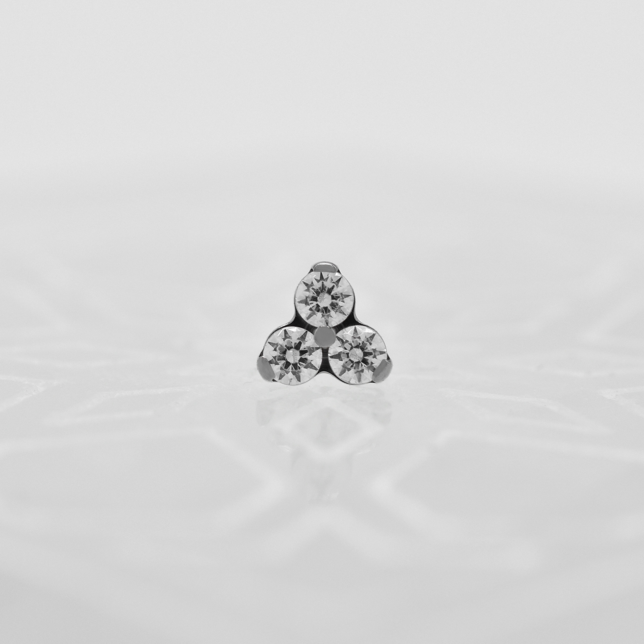 Threadless IS 3 Gem Cluster Ménage a Trois tri gem 2mm gems White CZ ...