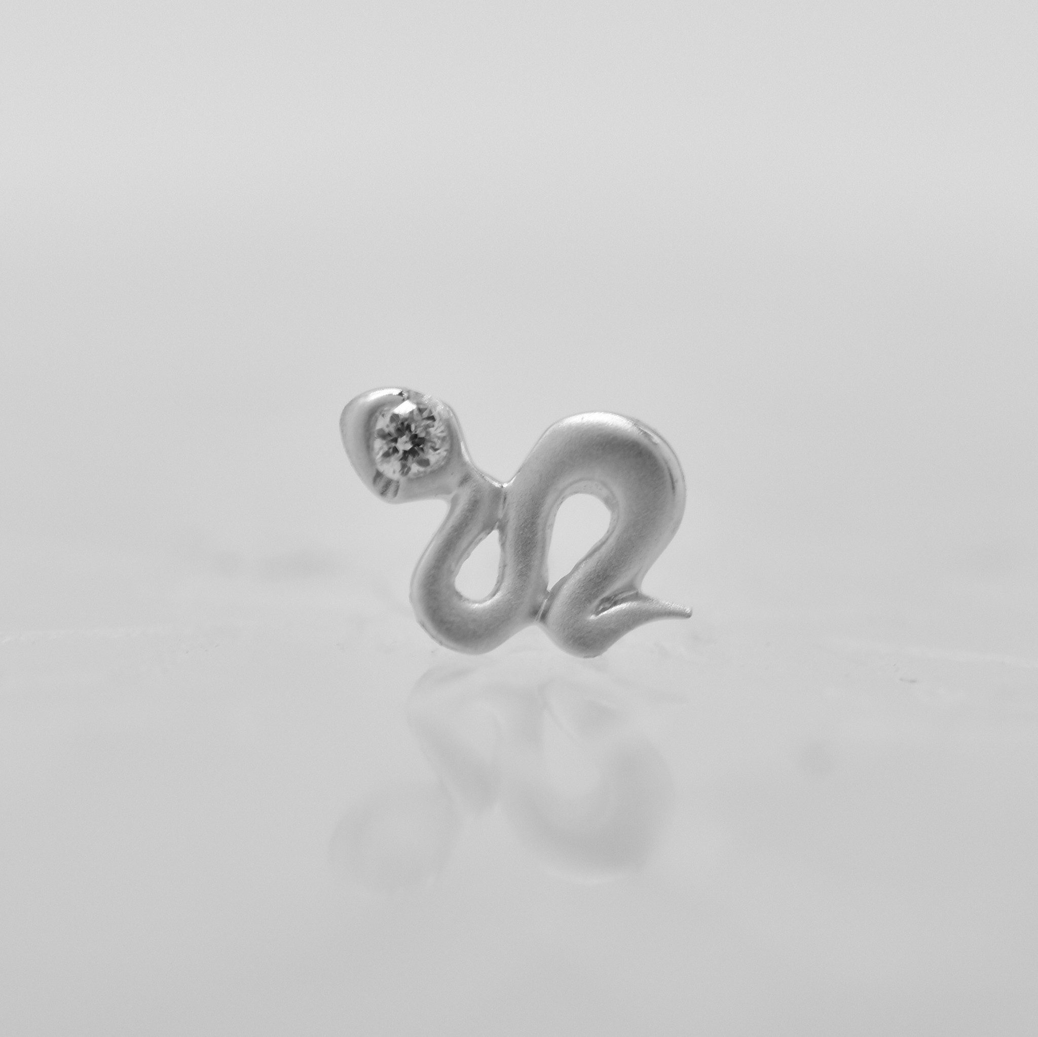 Modern Mood threadless Viper Mini Snake with White Diamond Matte Finish ...