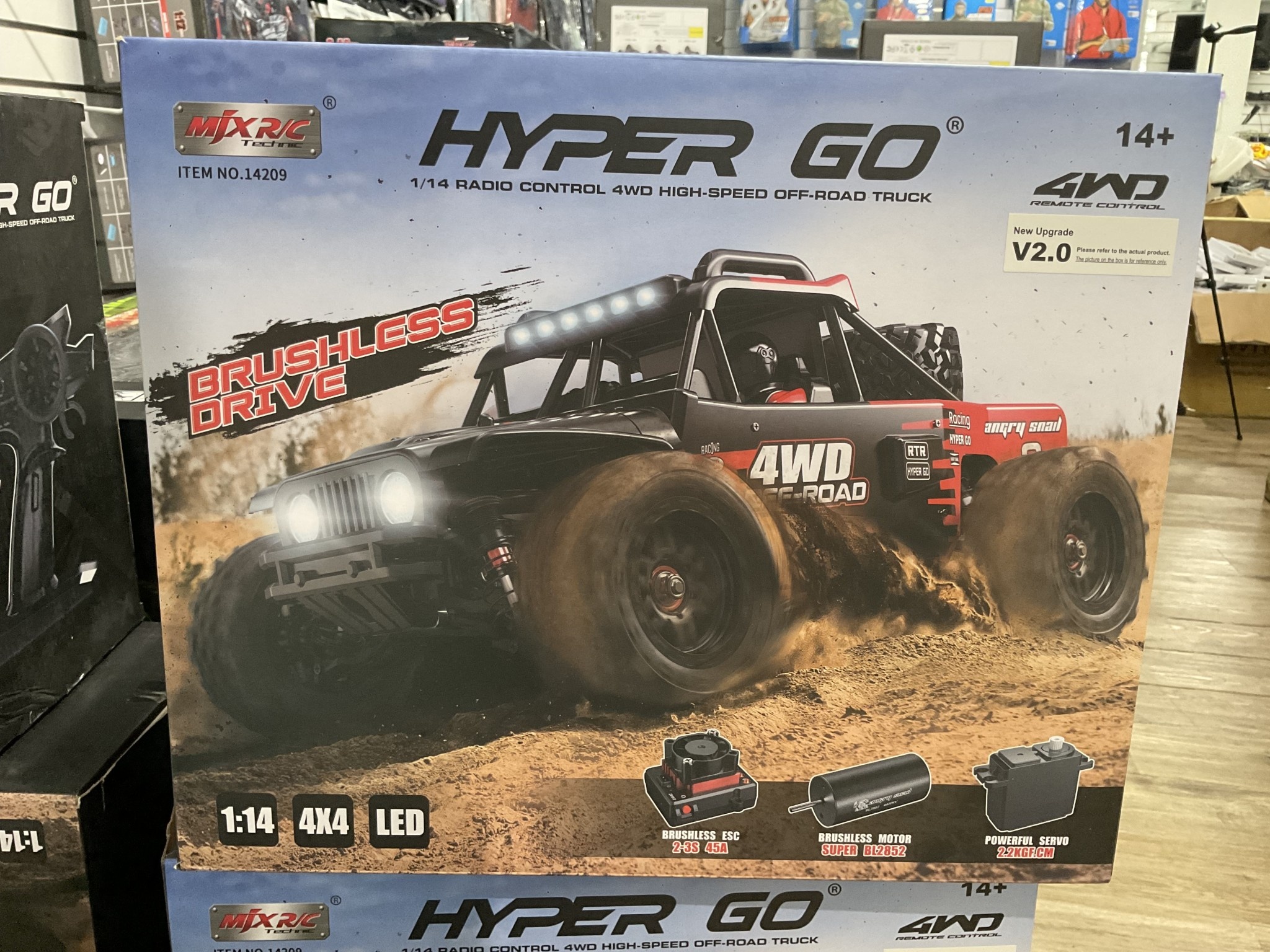 Hyper Go 4WD 1/ 14 Radio Control High- Speed off Road Track Red And ...