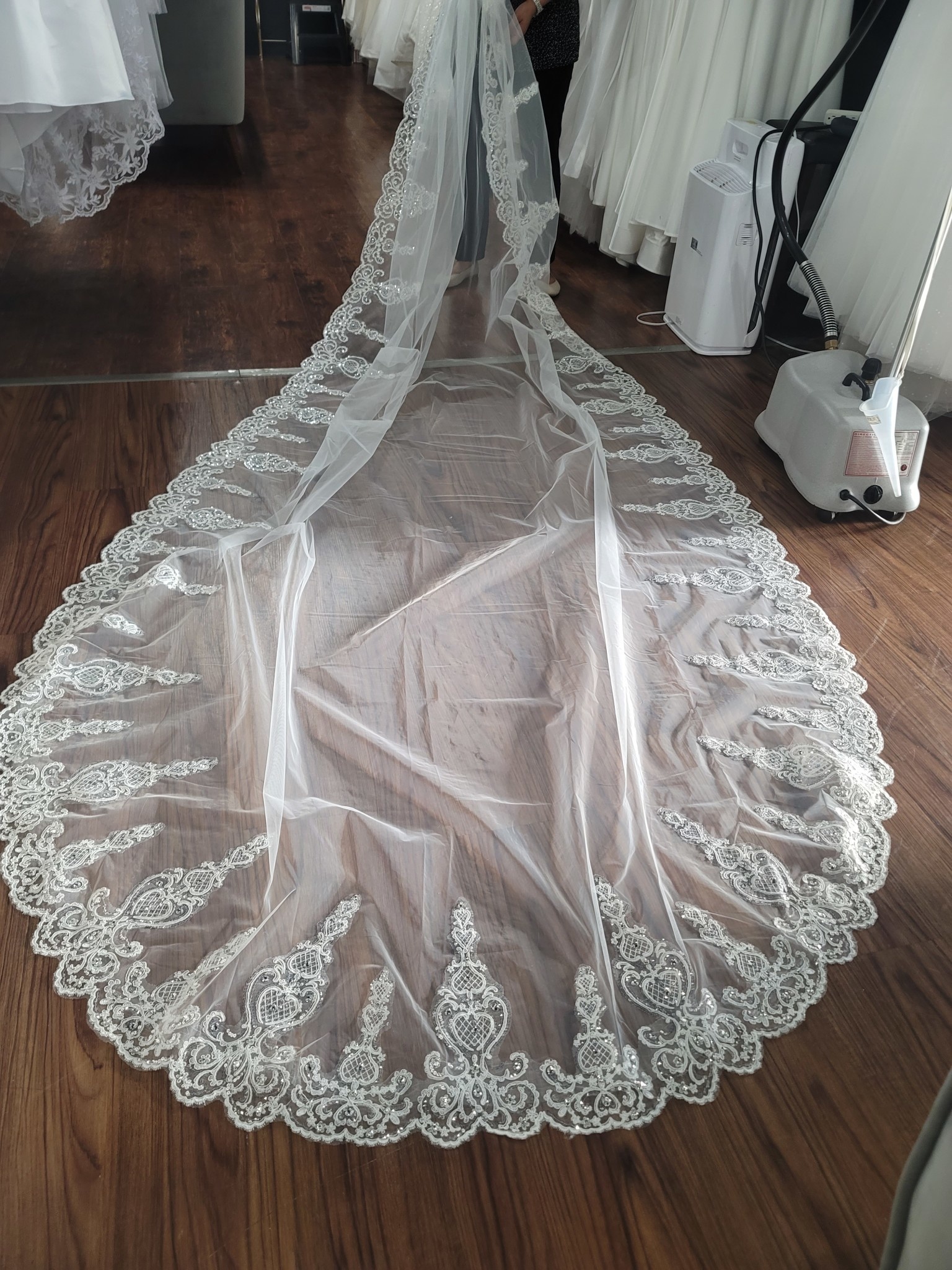 Veil - Cathedral Deluxe hand Studded 3M - BLUSH Guam