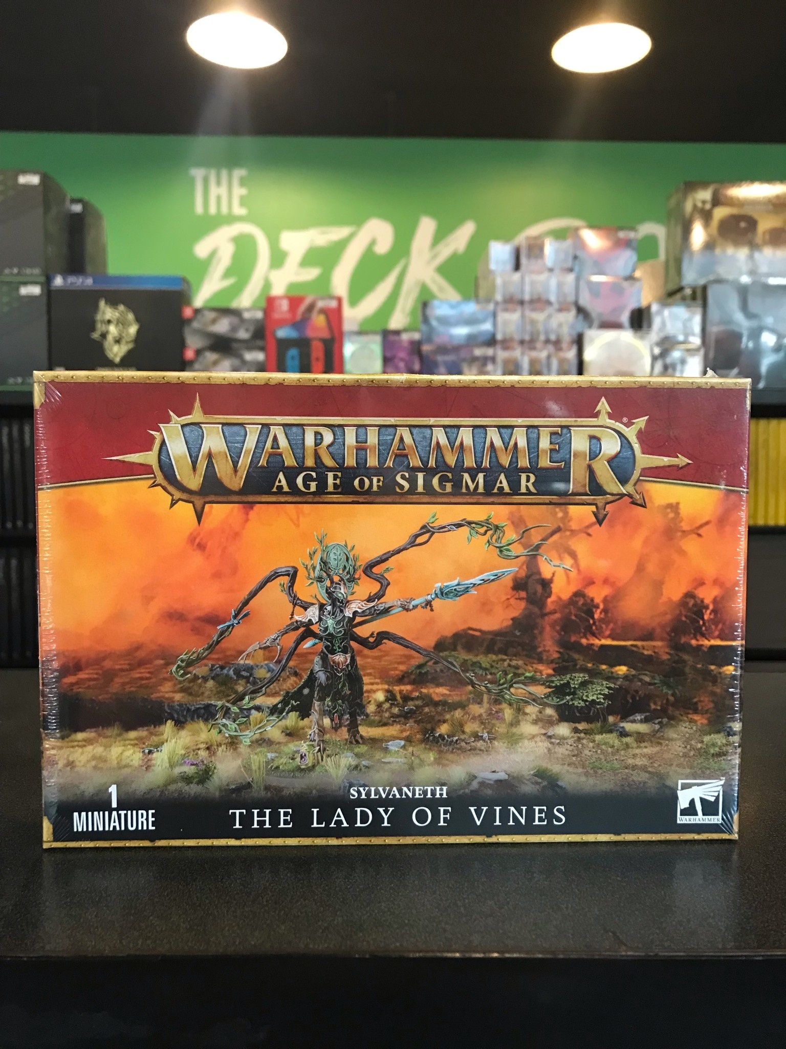 LADY OF VINES - The Deck Box