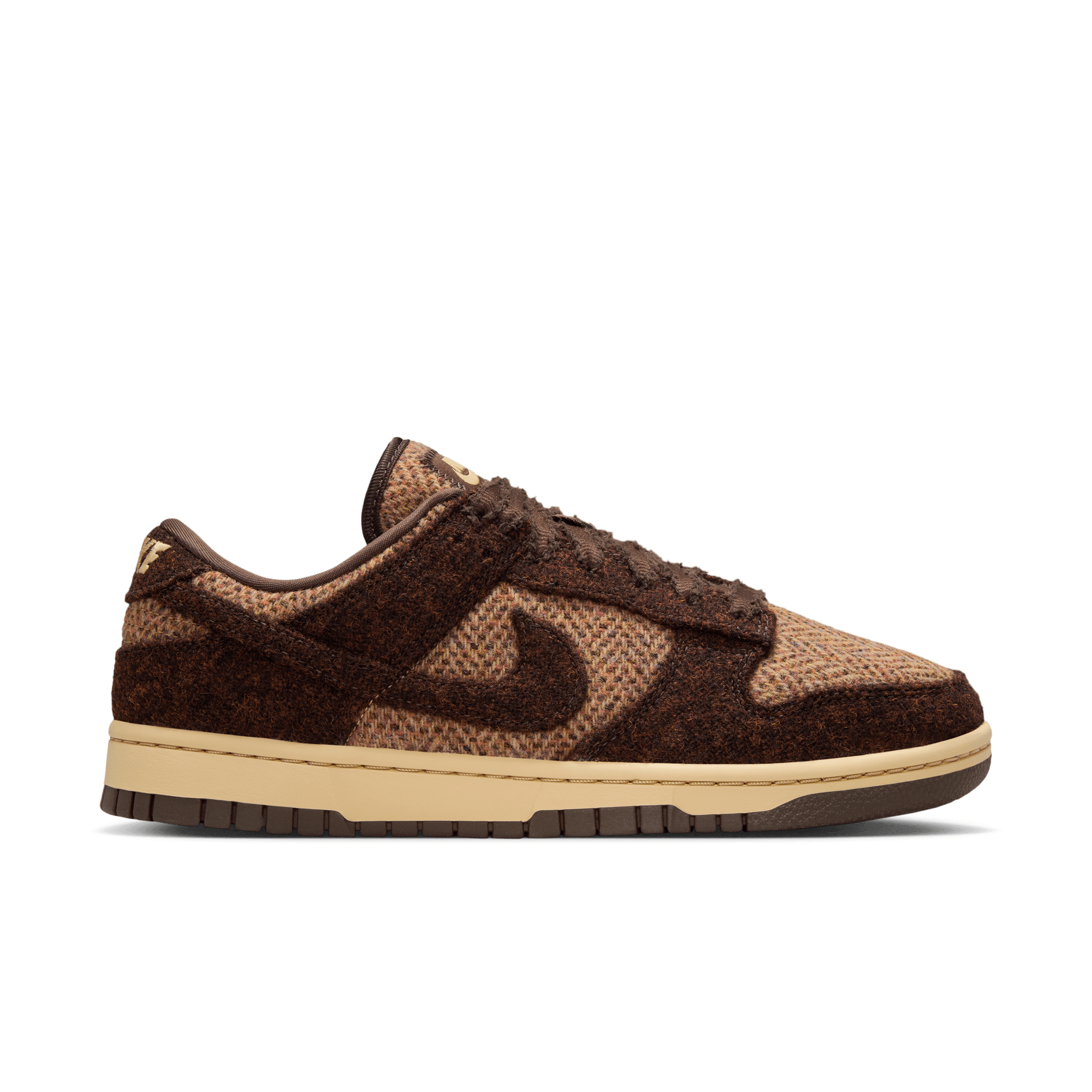 LAUNCHES - WMNS NIKE DUNK LOW X HARRIS TWEED 'SESAME/BAROQUE BROWN ...