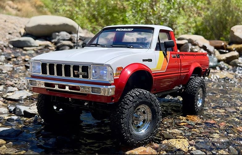Trail Finder 2 RTR w/ 1982 Toyota Pickup Hard Body Set Ironman Red ...