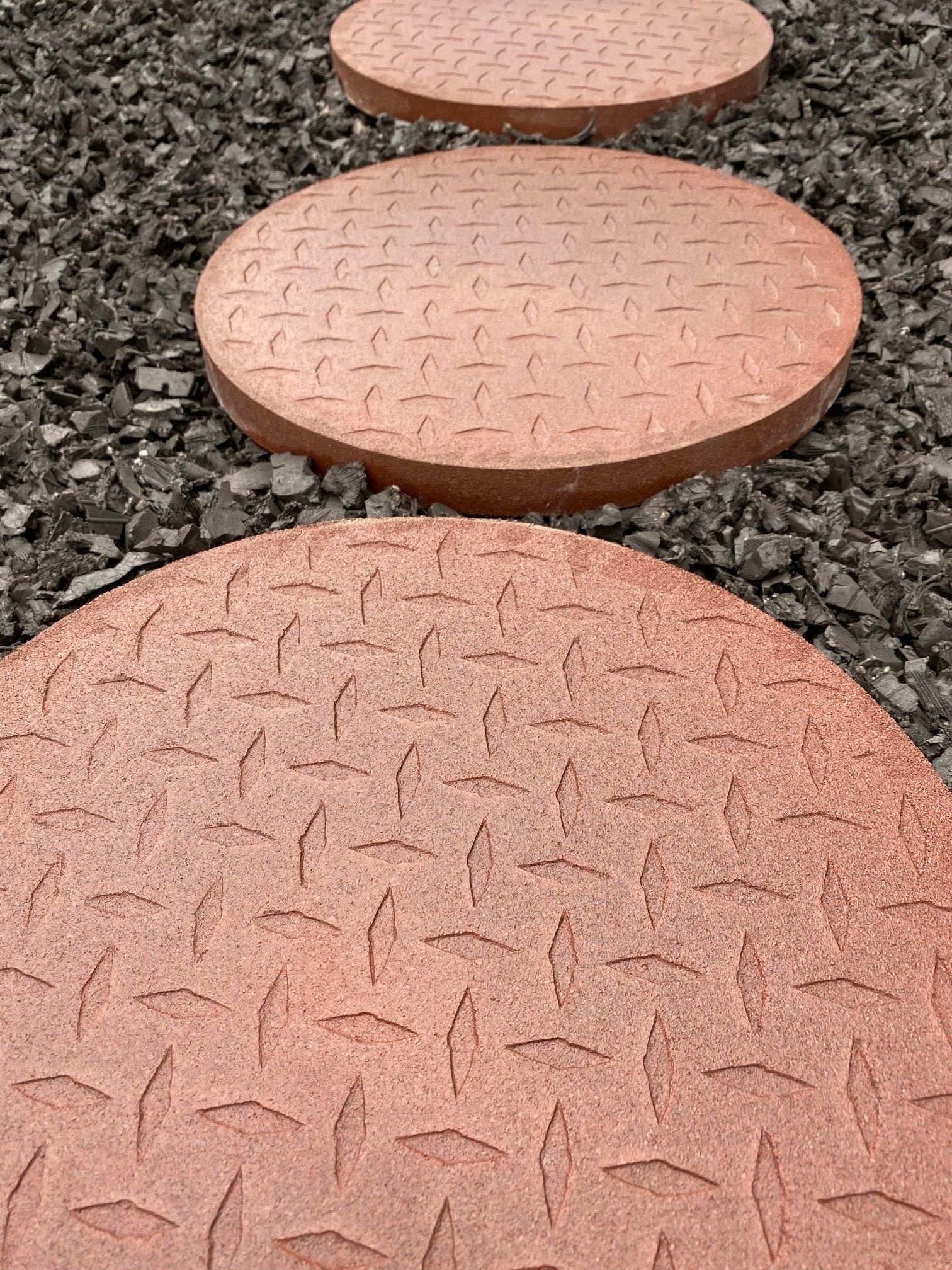Livingstone Rubber Landscape Stepping Stones 14" Round Brick Red ...