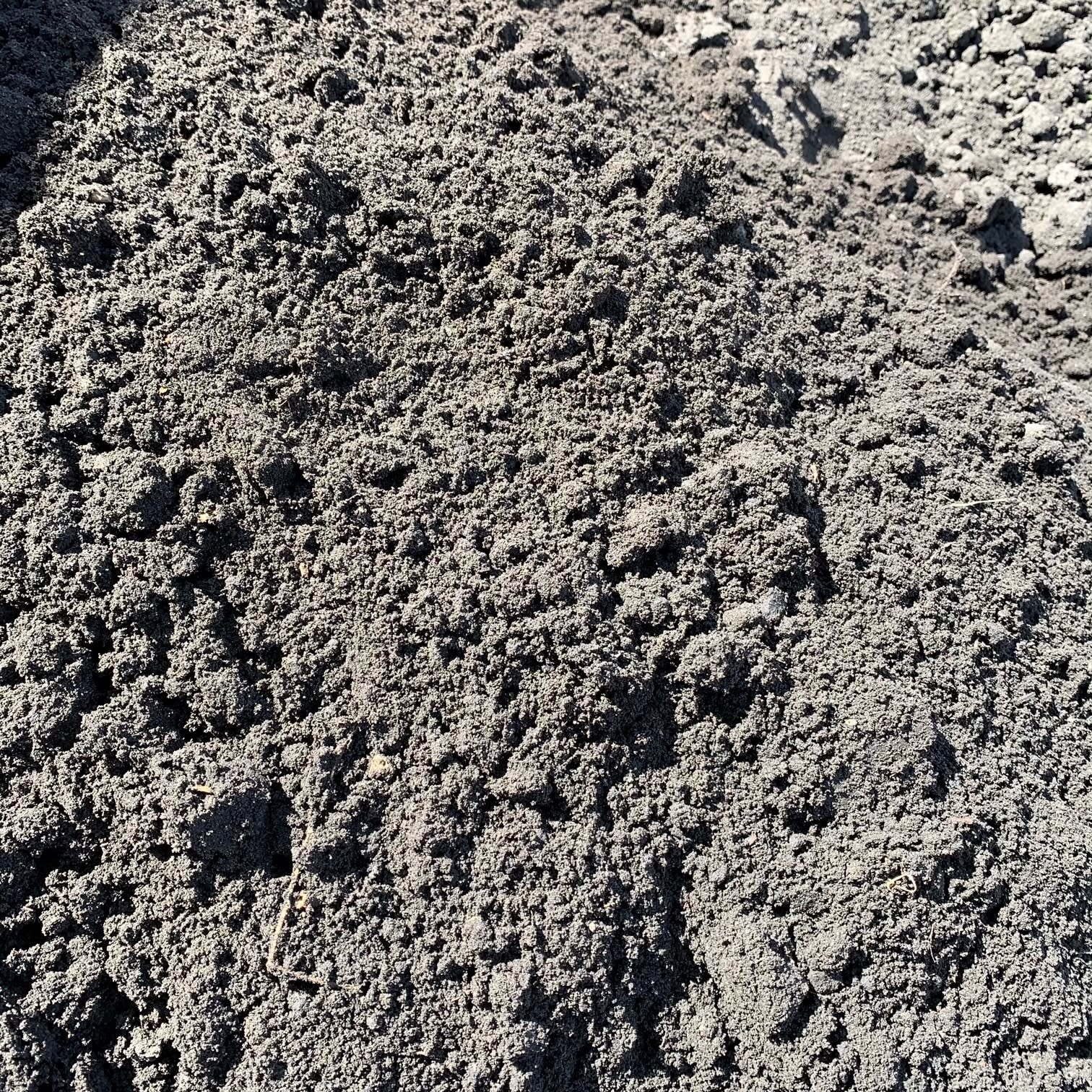 Screened Topsoil - Livingstone Outdoor