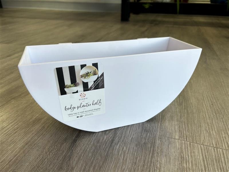 11 " Bodye Half Moon Casper White Planter - Livingstone Outdoor