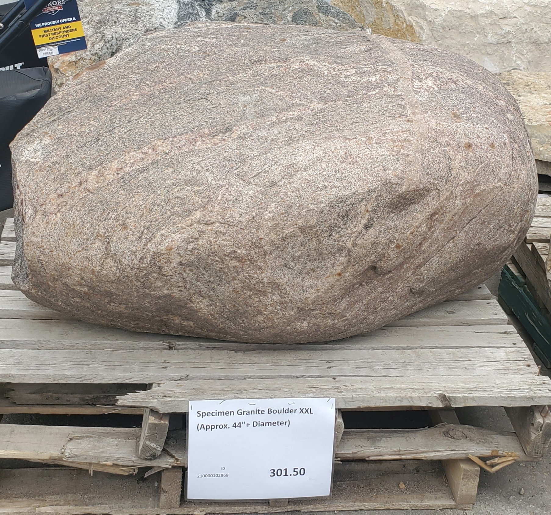 Livingstone Black Granite Boulder XXL 44" + - Livingstone Outdoor