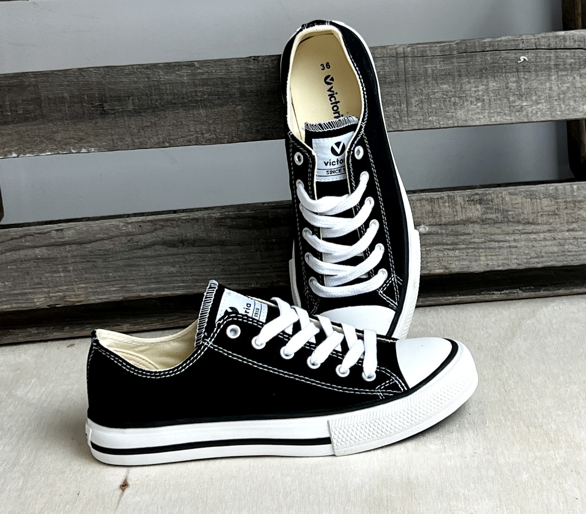 Victoria Shoes Tribe Low