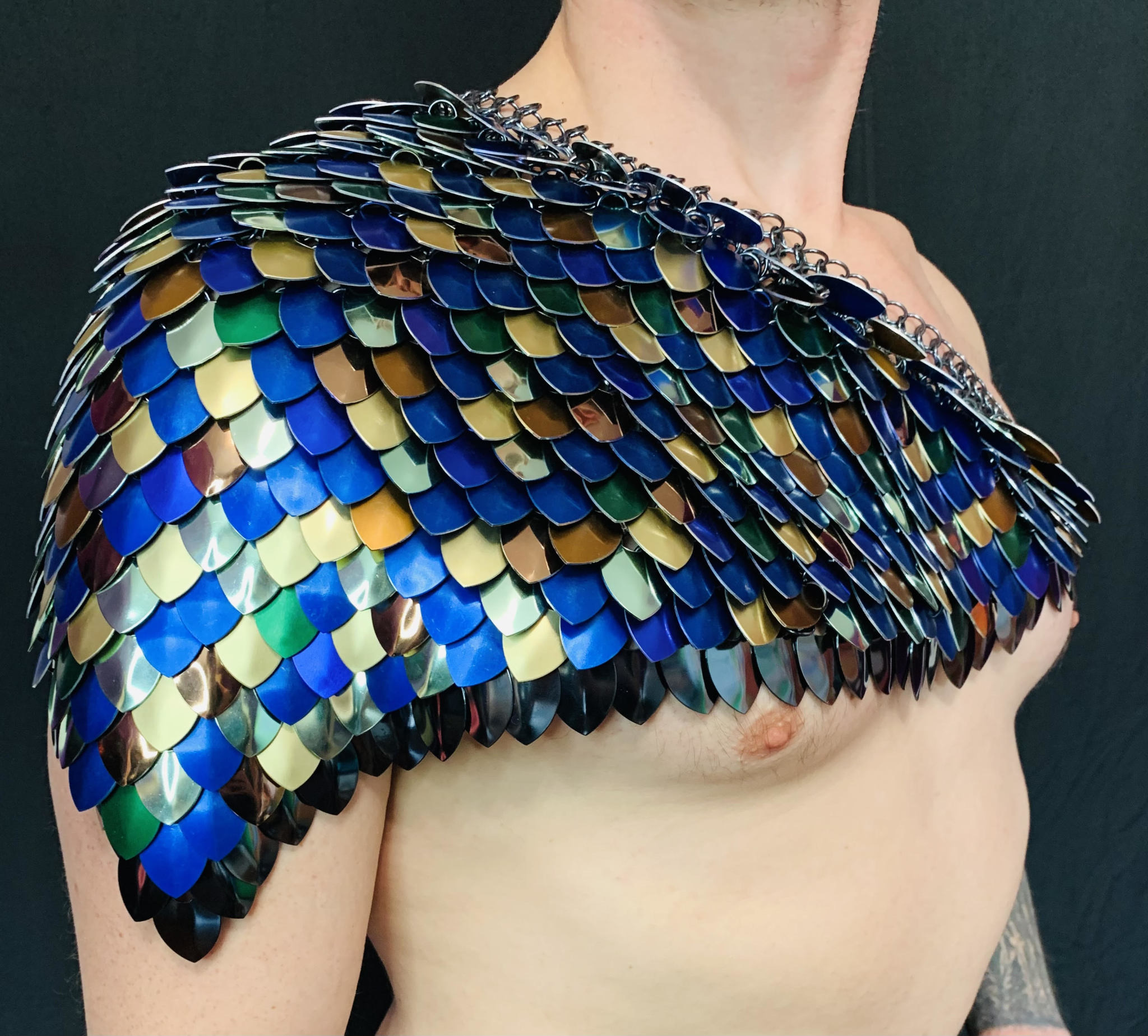 Poseidon's Forge: Nerites Scalemail Assymetrical Pauldron - XL (Blue ...