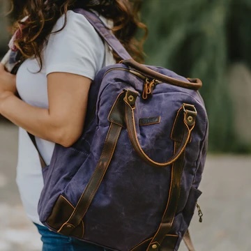 della Q Maker's Canvas Backpack - For Yarn's Sake