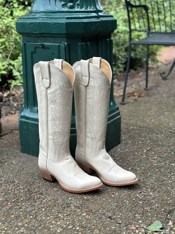 Ladies' Boots Stylish & Durable | Ariat, Rios, Dolce Vita & More ...