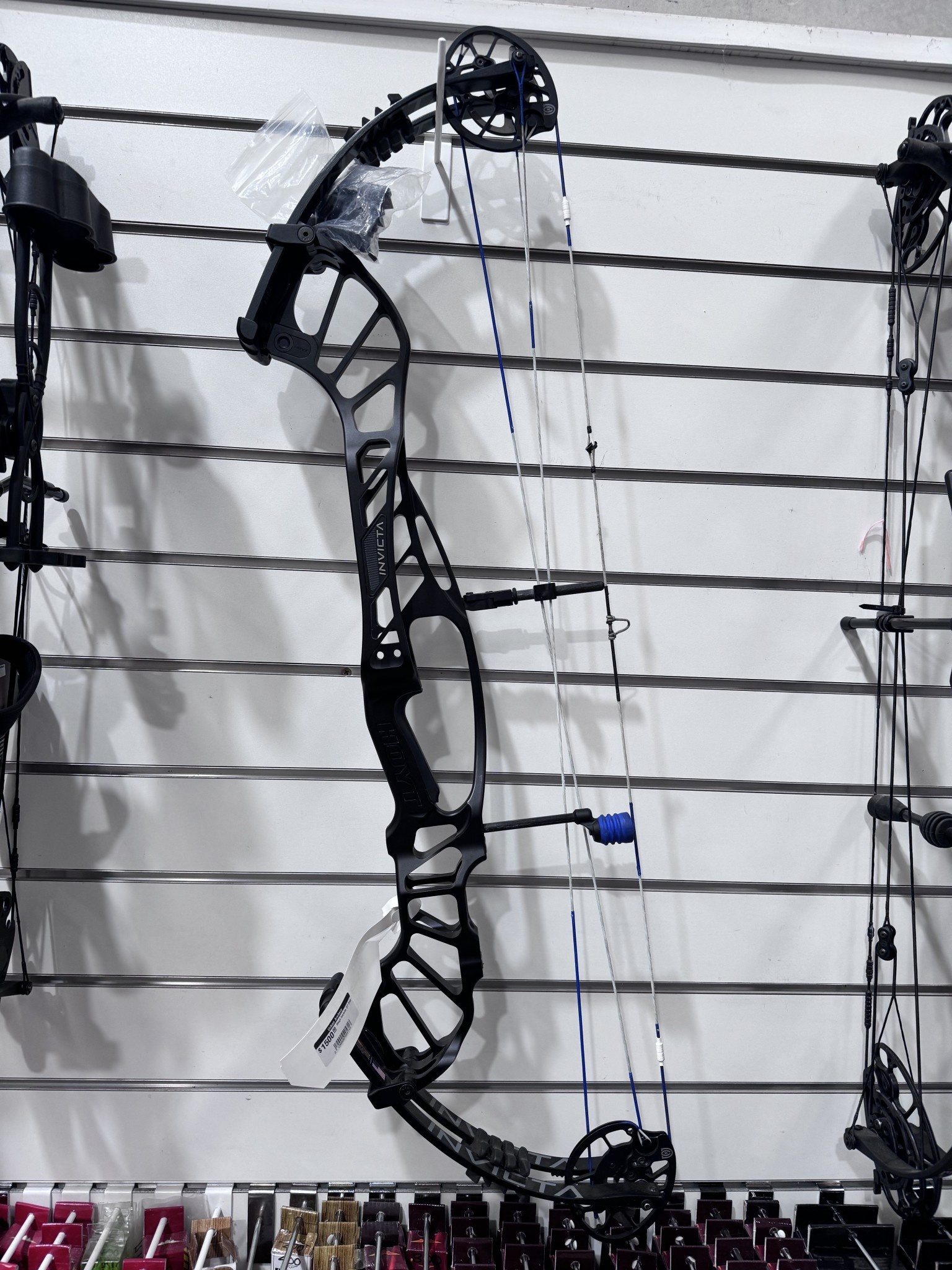 Hoyt Invicta 37 2nd - Urban Archery Pty Ltd