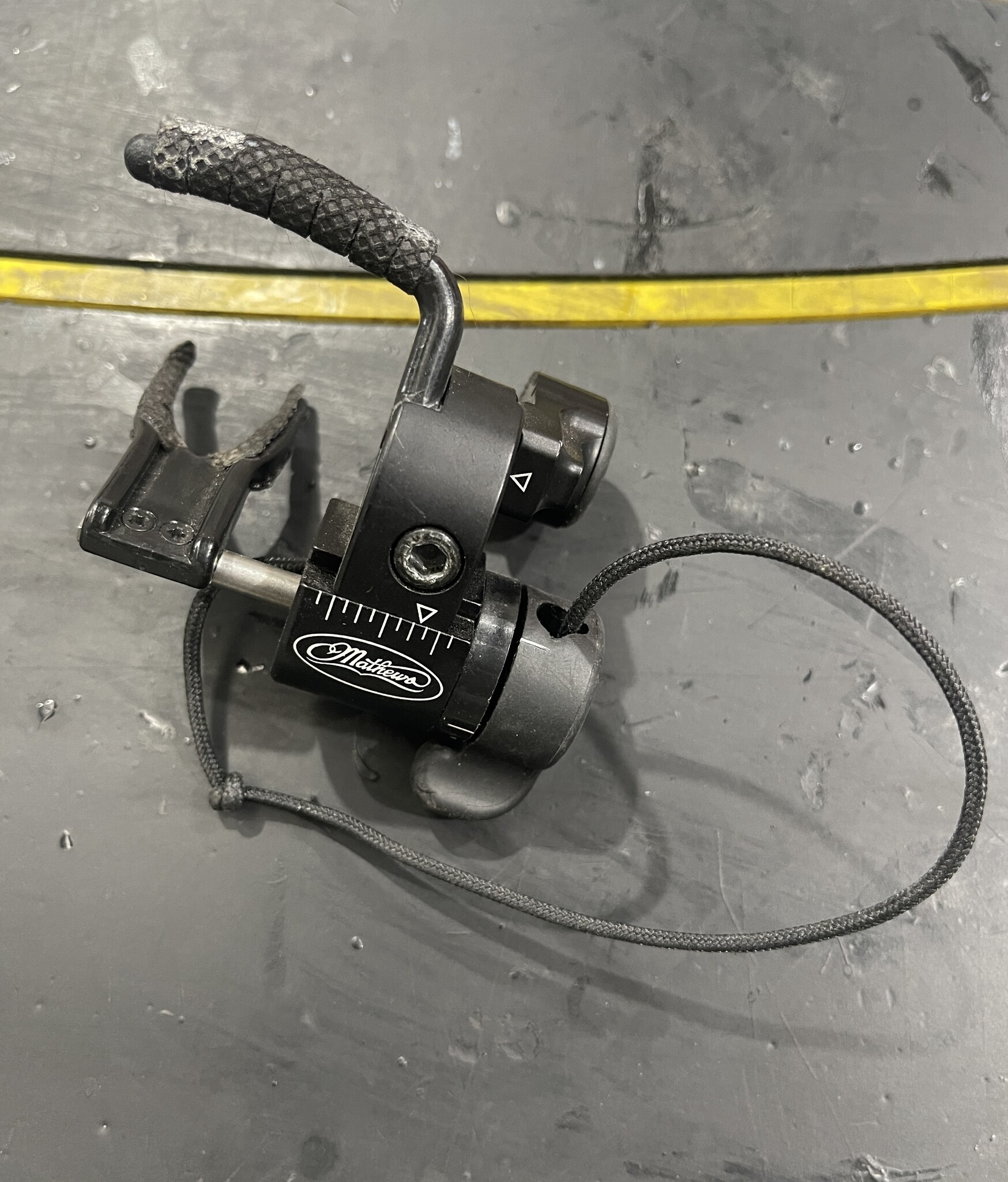 Secondhand Mathews Ultrarest RH - Urban Archery Pty Ltd