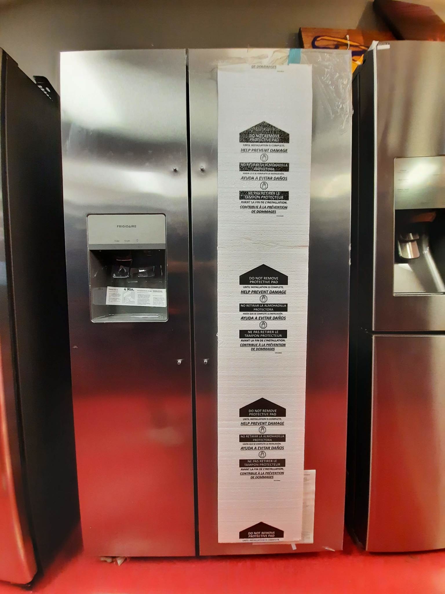 Frigidaire *FRSS26L3AF 25.6-cu ft Side-by-Side Refrigerator with Ice ...