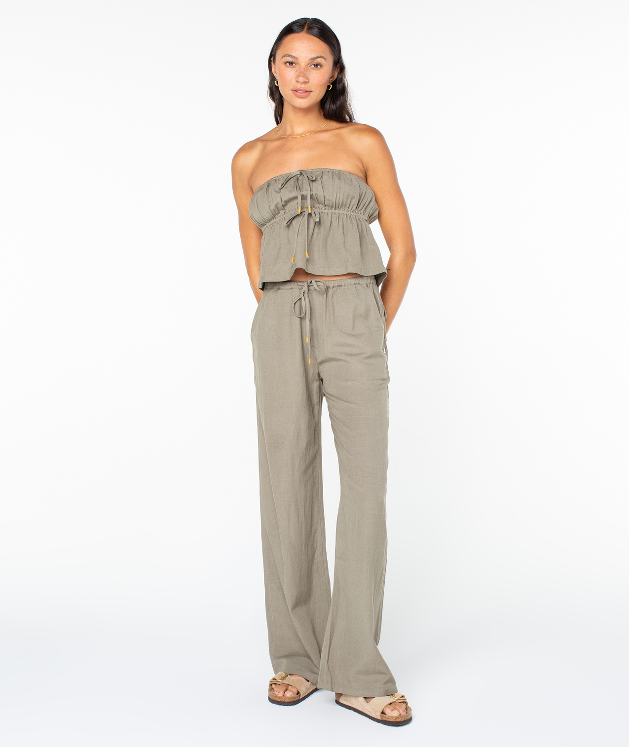 Iyla Pant - Sun & Snow