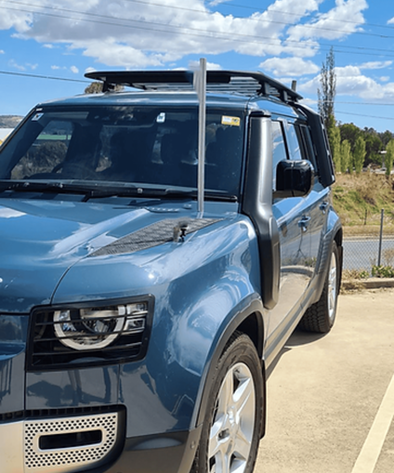 GMF 4x4 Bonnet Mounted UHF Antenna Bracket - Suit Land Rover Defender ...