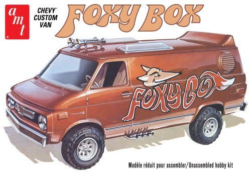 AMT 1975 Chevy Van "Foxy Box" 1/25 Model Kit (Level 2) - Hobby 2000